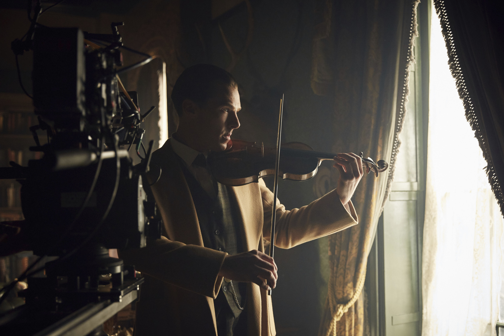 SHERLOCK Returns to its Victorian Roots With "The Abominable Bride"