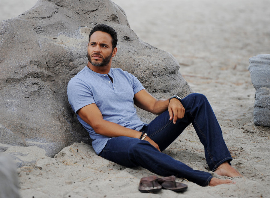 NEW IMAGES: Graceland Season 2 Episode 6 "The Unlucky One"