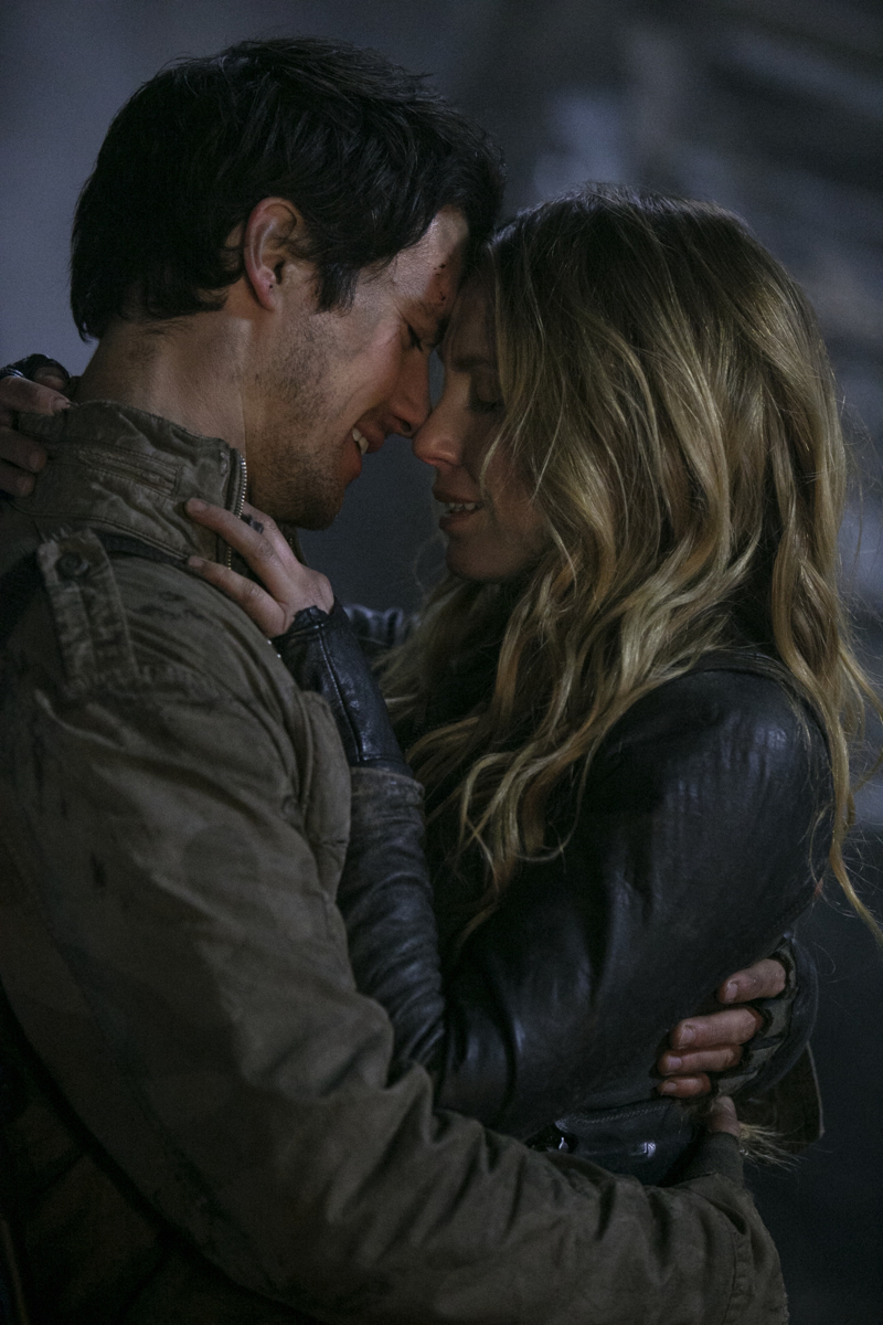 Falling Skies Season 3 Hal And Maggie