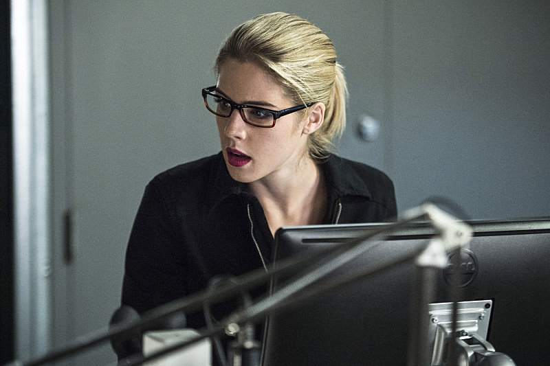 ARROW Review Felicity Says Goodbye to Ray in "Lost Souls"