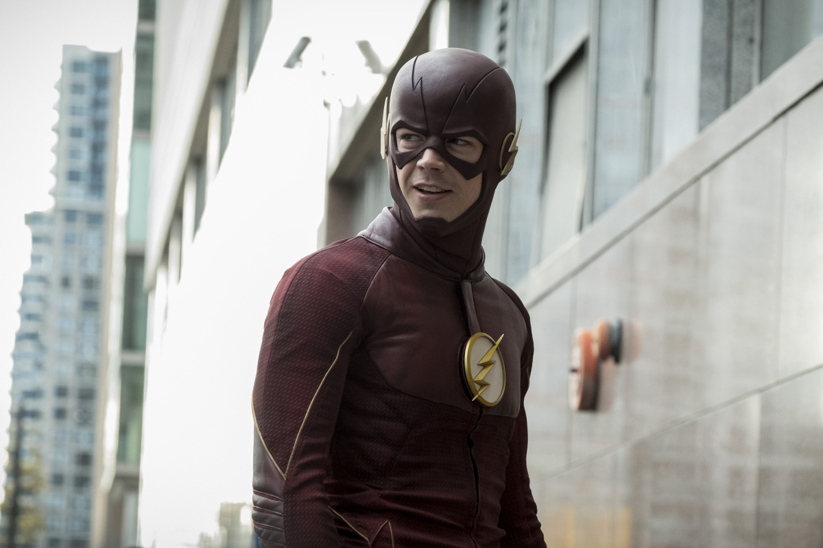 The Flash Season 4 Set Photos Reveal Barry Allen's New Suit