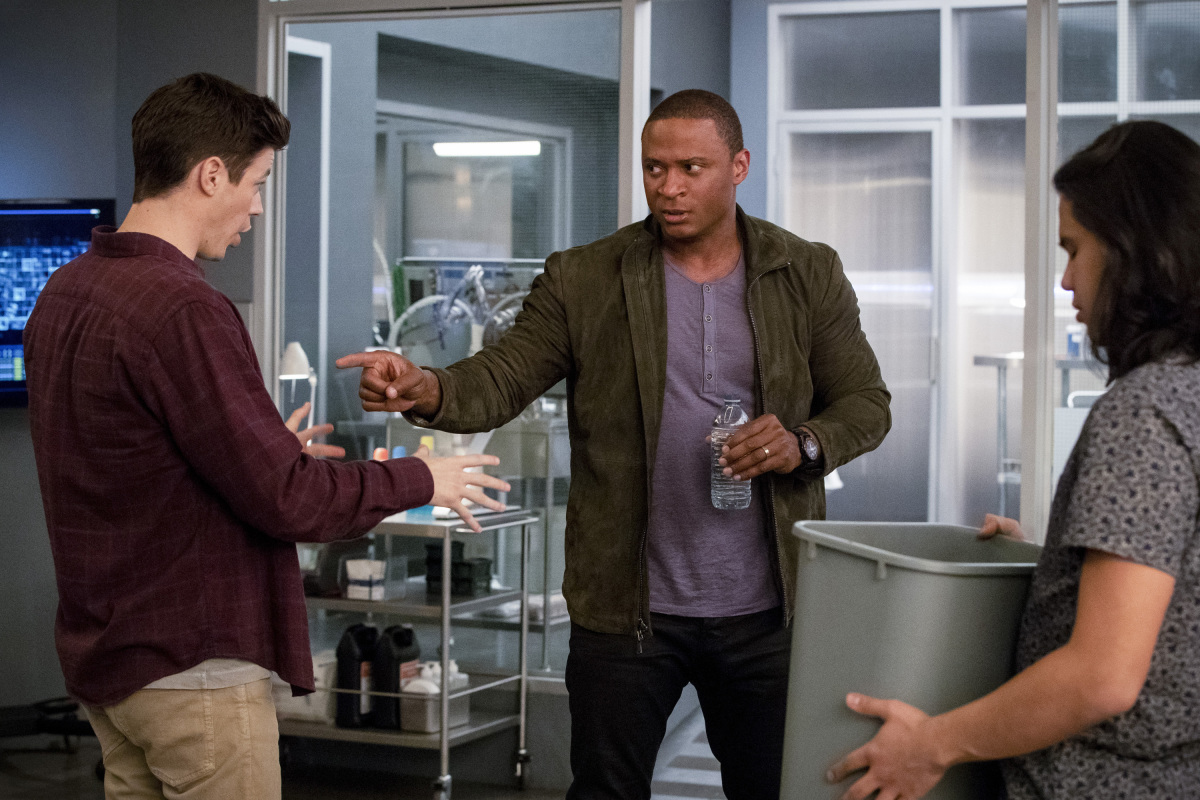 THE FLASH Review: "Think Fast"