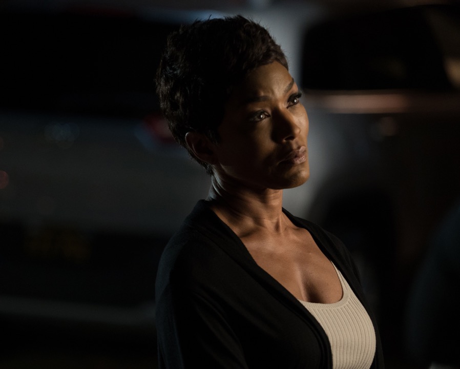 9-1-1 Season 2 Episode 1 "Under Pressure" and Season 2 Episode 2 "7.1 ...